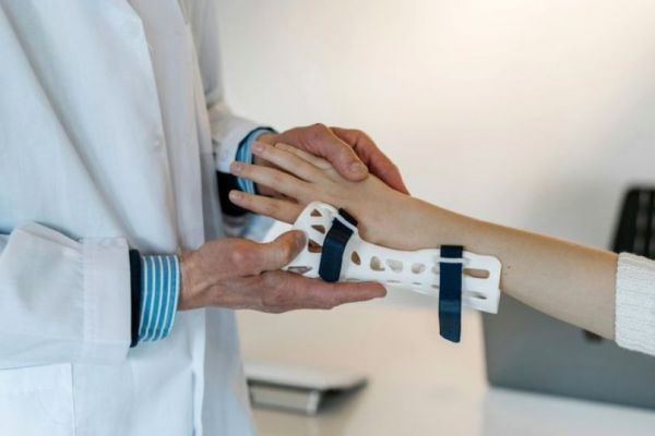 Patientenversorgung: Patientenbetreuung & Krankenversorgung